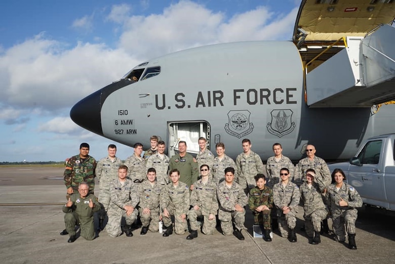 Florida Wing Civil Air Patrol Visits MacDill AFB > 927th Air Refueling ...
