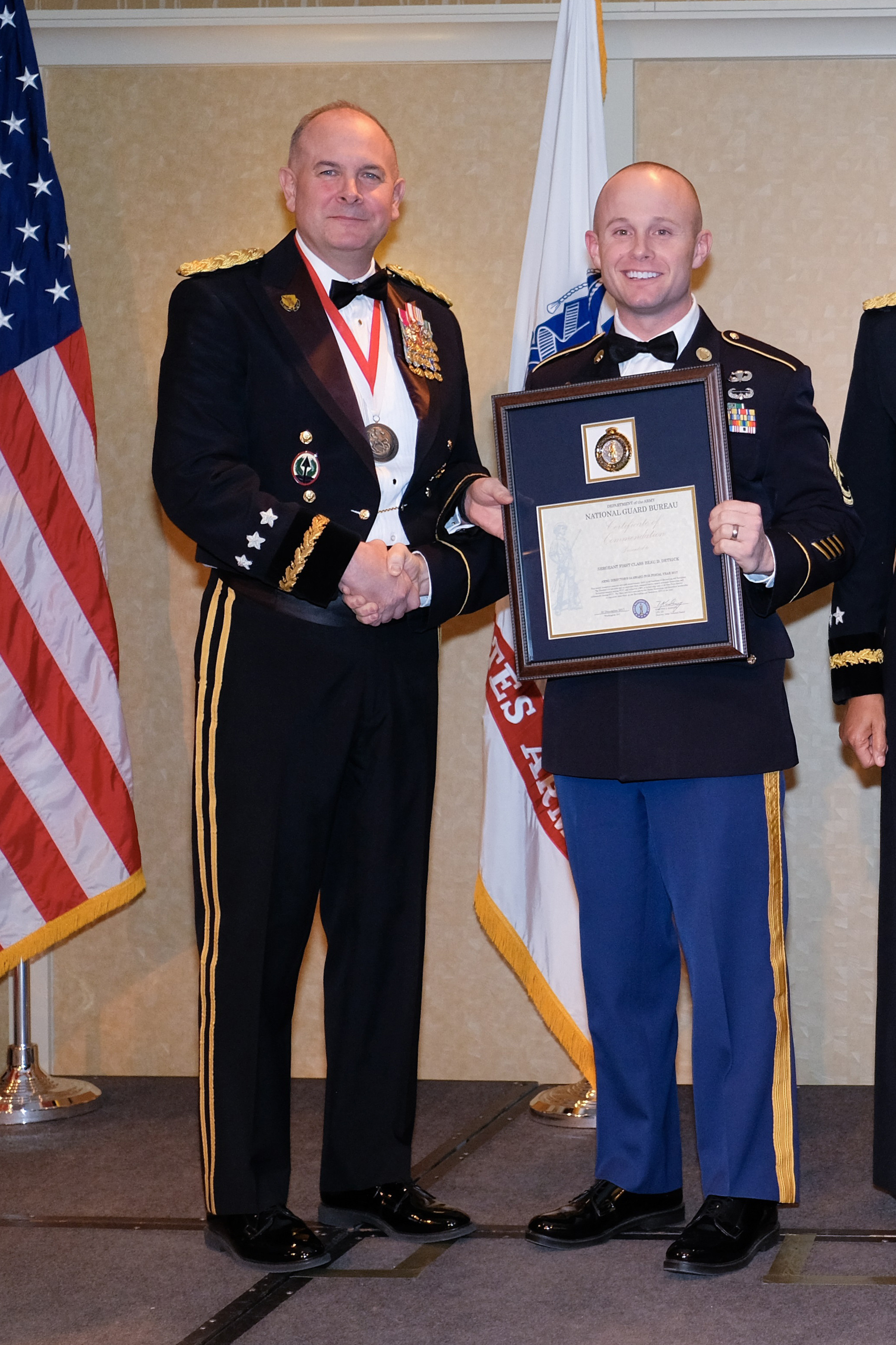 ILLINOIS NATIONAL GUARD SOLDIERS RECOGNIZED AS REGION’S BEST RECRUITERS ...
