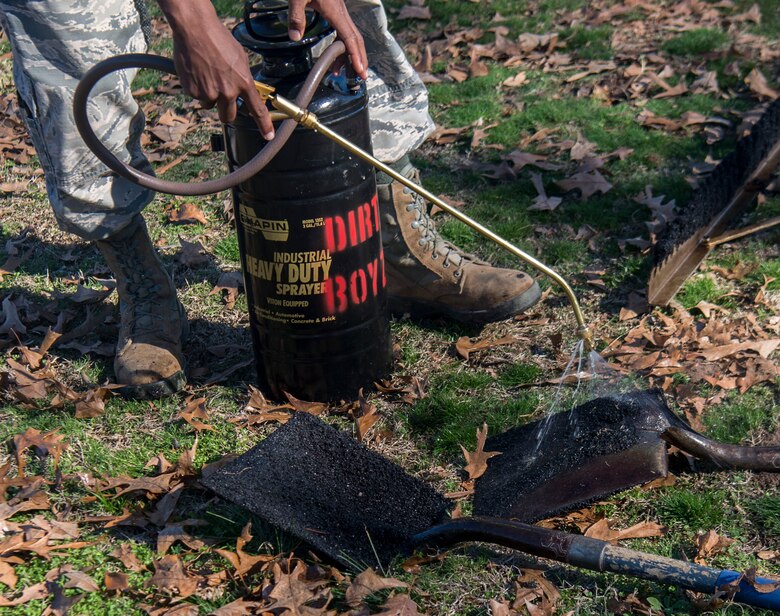 Dirt Boyz get dirty > Air Force Civil Engineer Center > Article Display