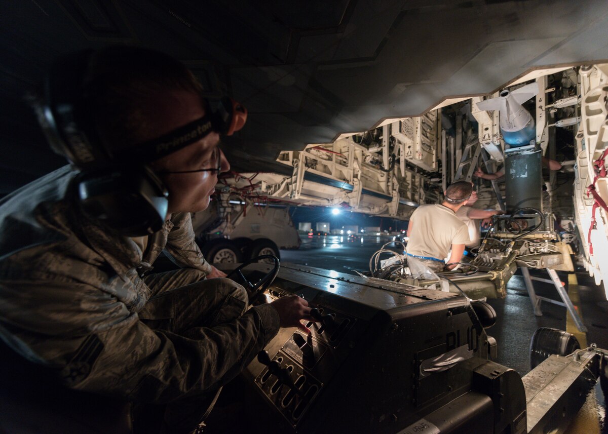 B-2s prepped for training mission > Pacific Air Forces > Article Display