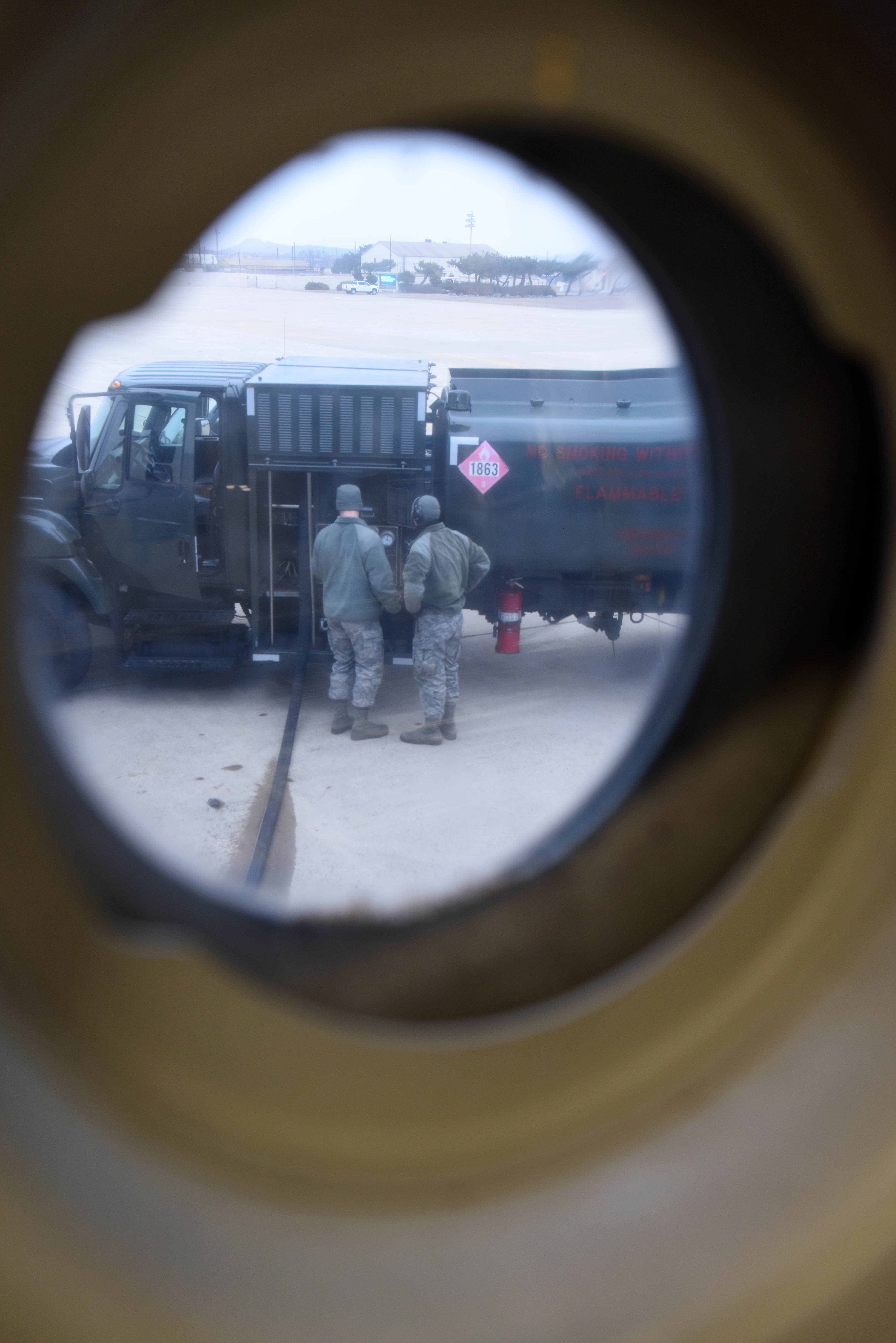 8th LRS: the masters of loading > Kunsan Air Base > Commentaries