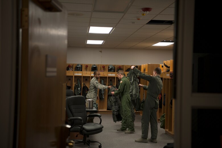 Aircrew Flight Equipment units strengthened by merge > Holloman Air ...