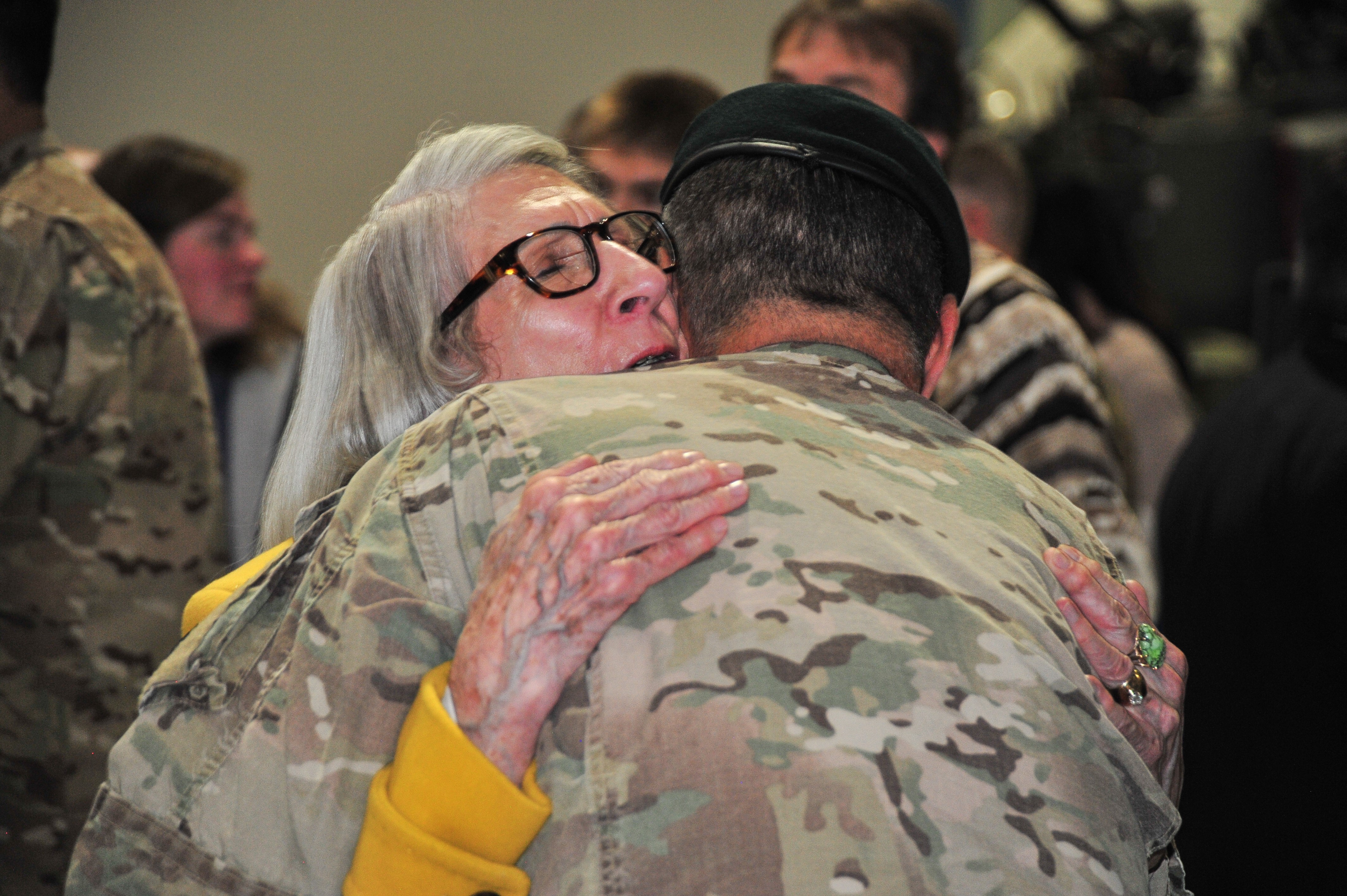 Colorado National Guard Soldiers return from deployment to the Middle ...