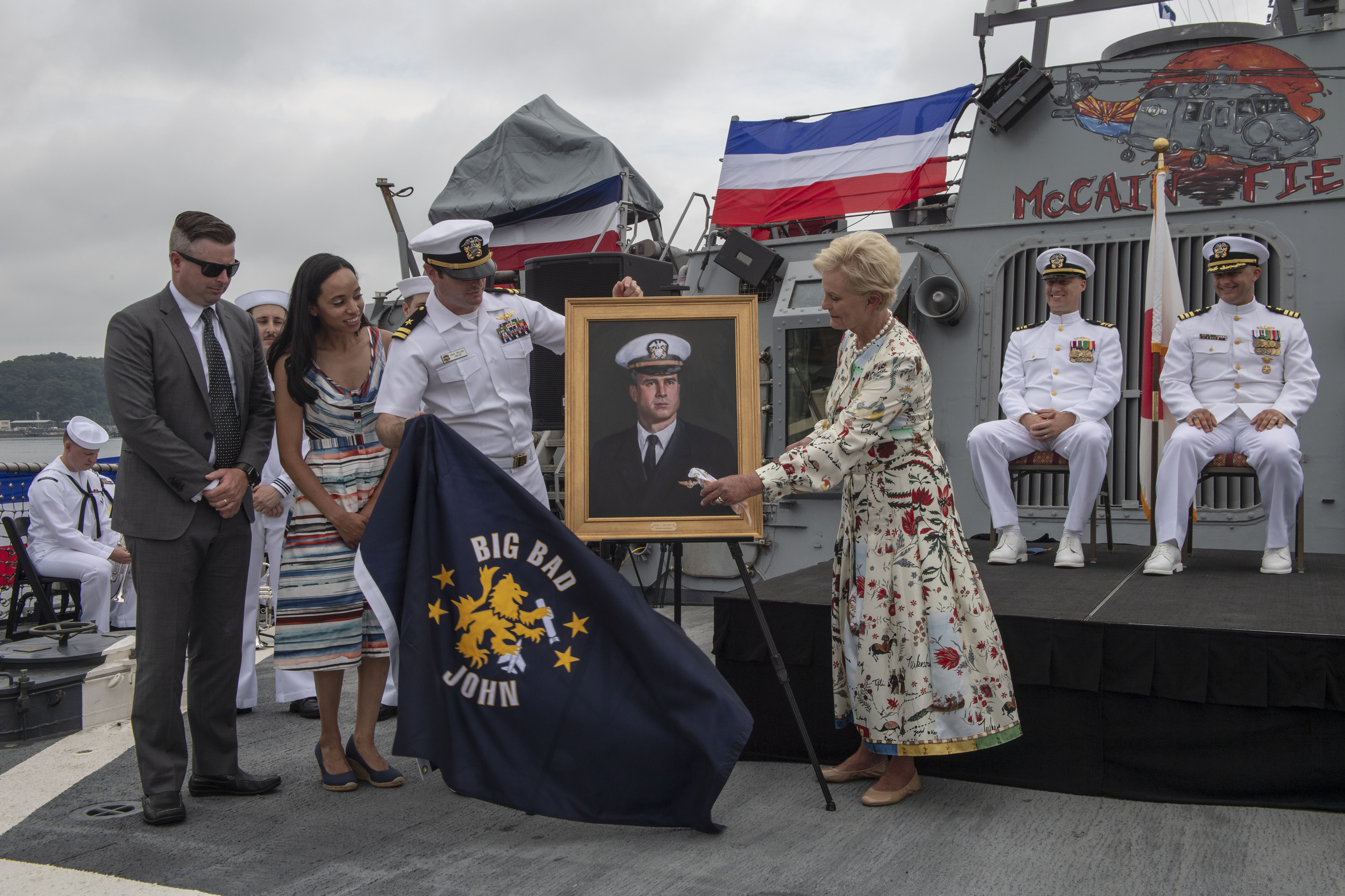 USS John S. McCain Conducts Change of Command and 25th Commissioning ...