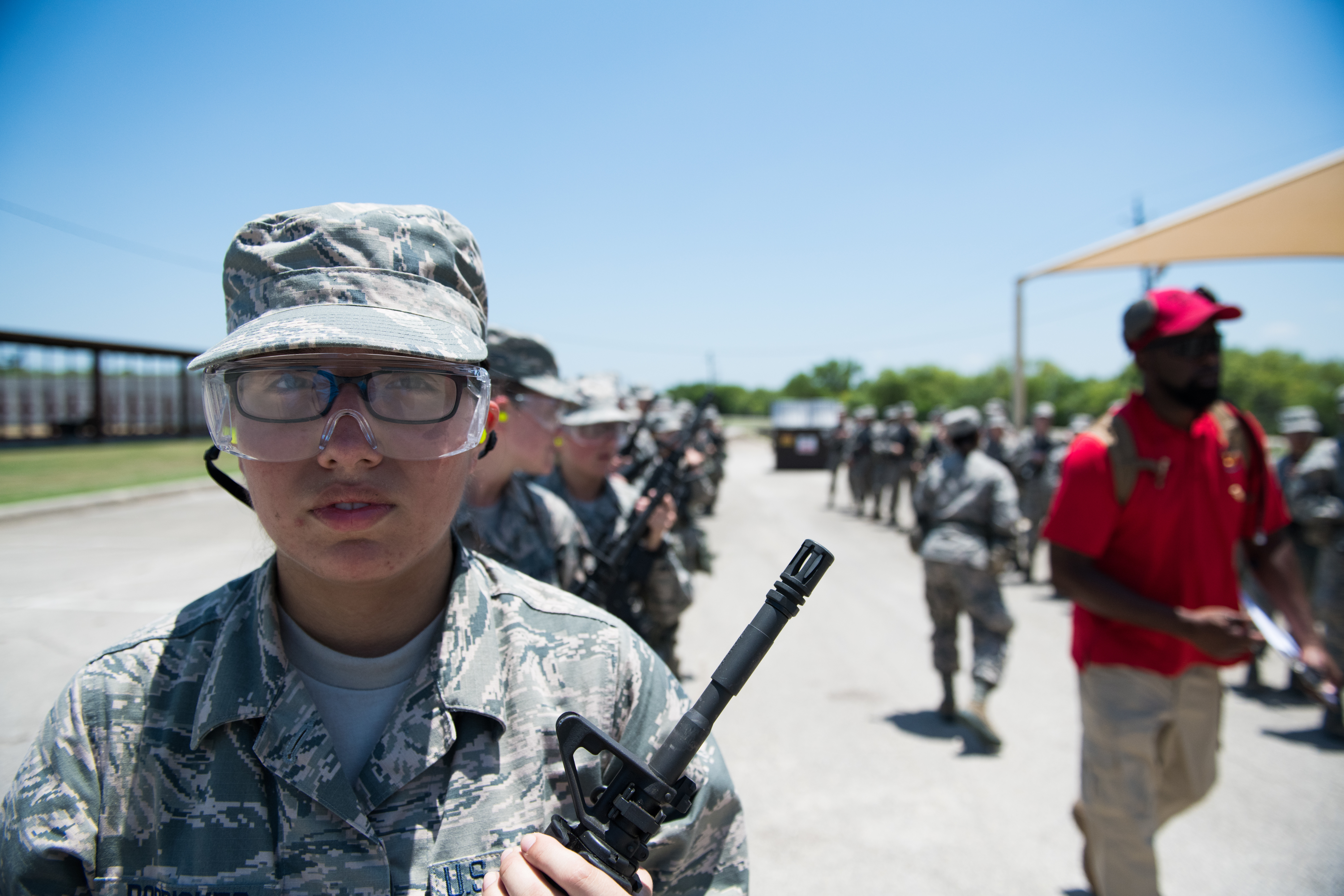 First BMT trainees experience M-4 training and qualification > 37th ...