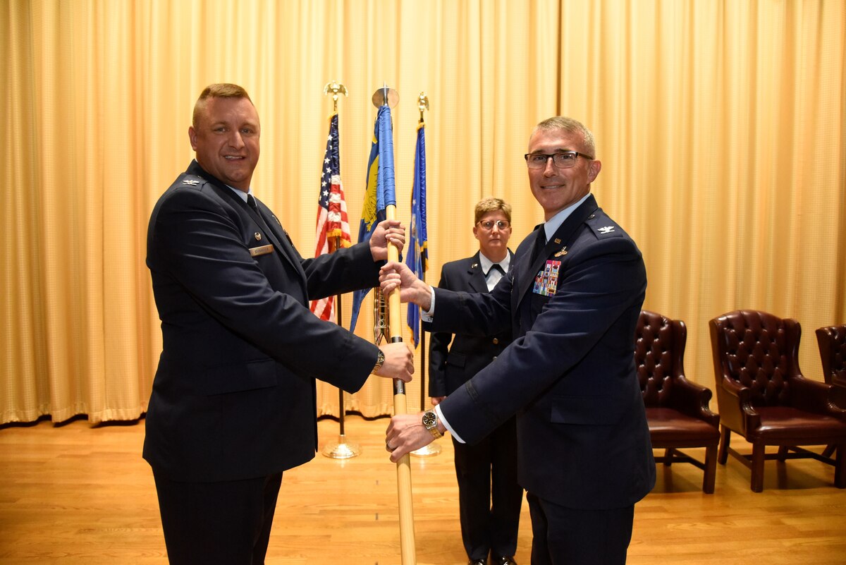 Col Mach assumes command of 927 OG > 927th Air Refueling Wing > Article ...