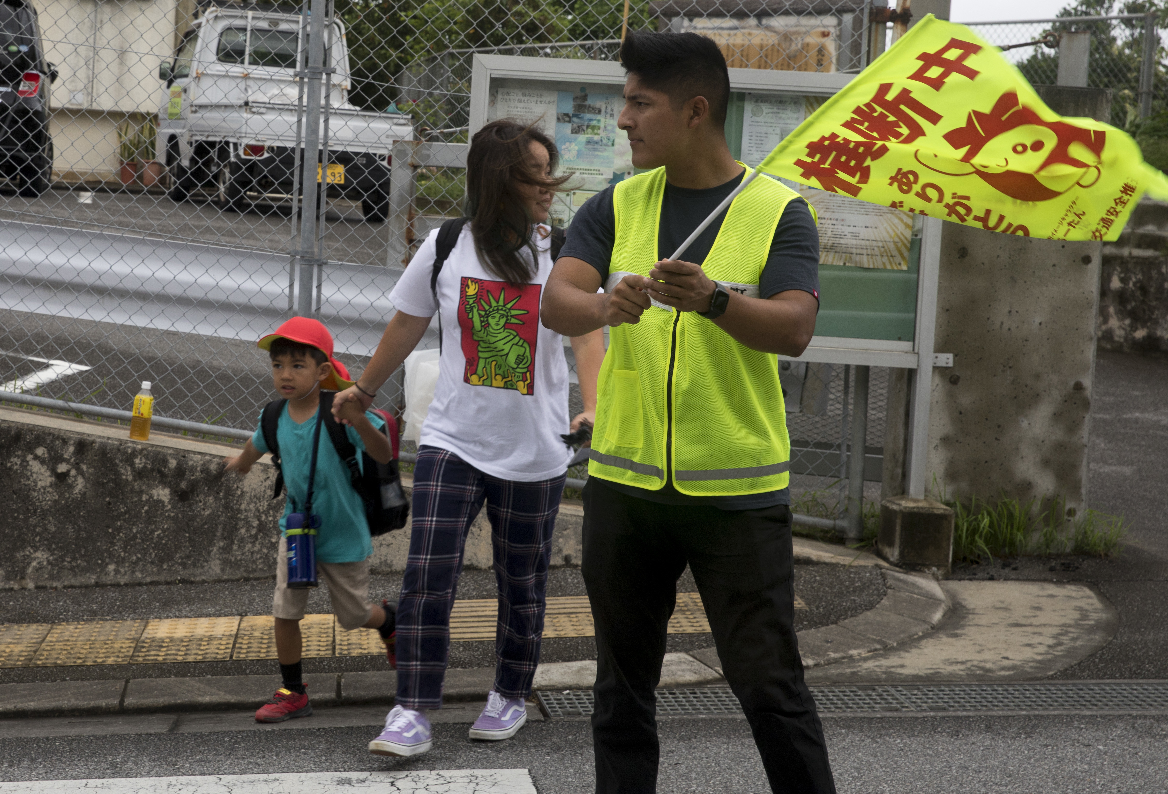 Marines volunteer as crossing guards for local elementary school ...