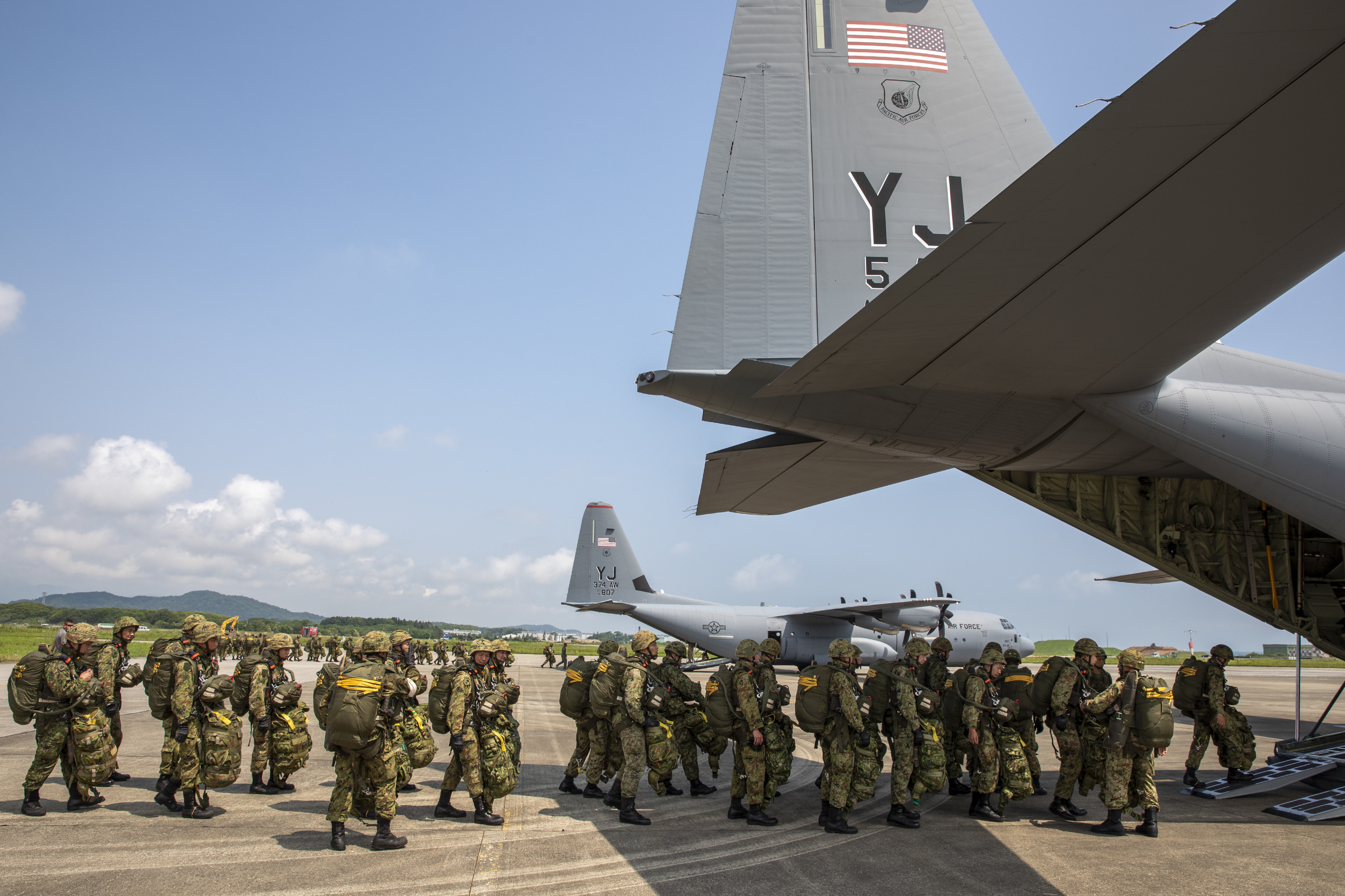 USAF, JGSDF conduct jump training, strengthen Yokota interoperability