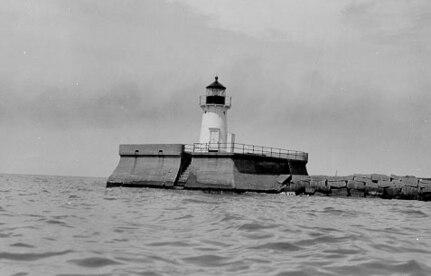 Cleveland Harbor East Pierhead Lighthouse