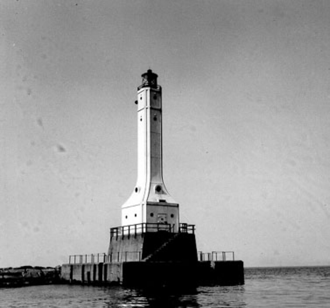Conneaut West Breakwater Light > United States Coast Guard > Article ...