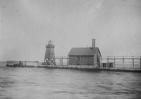 Duluth Range Front Light