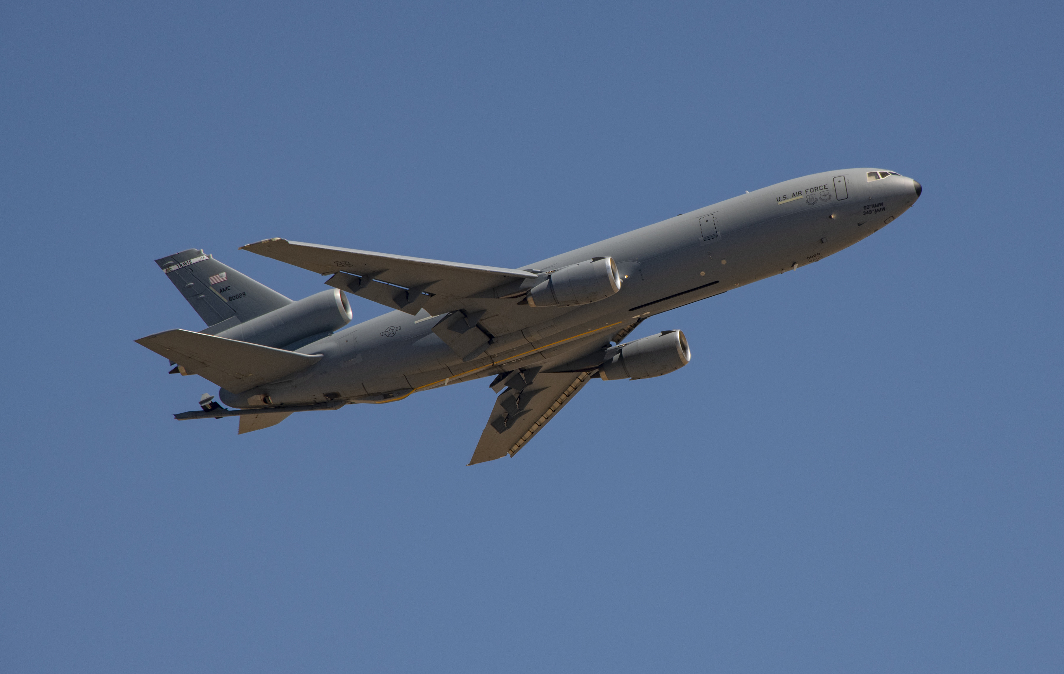 Col. Weems, 60th OG/CC, takes final flight at Travis AFB > Travis Air ...