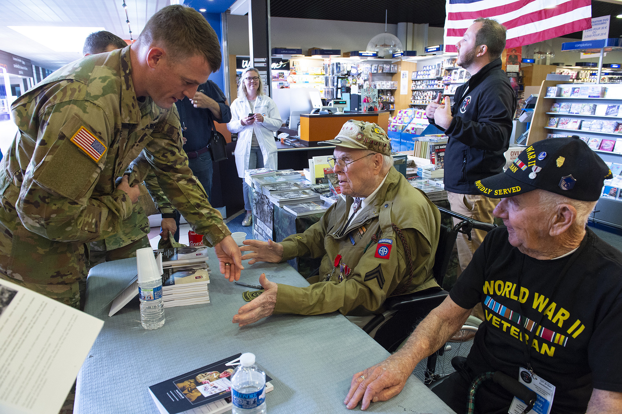 WWII veterans formerly assigned to the 82nd Airborne Division in ...
