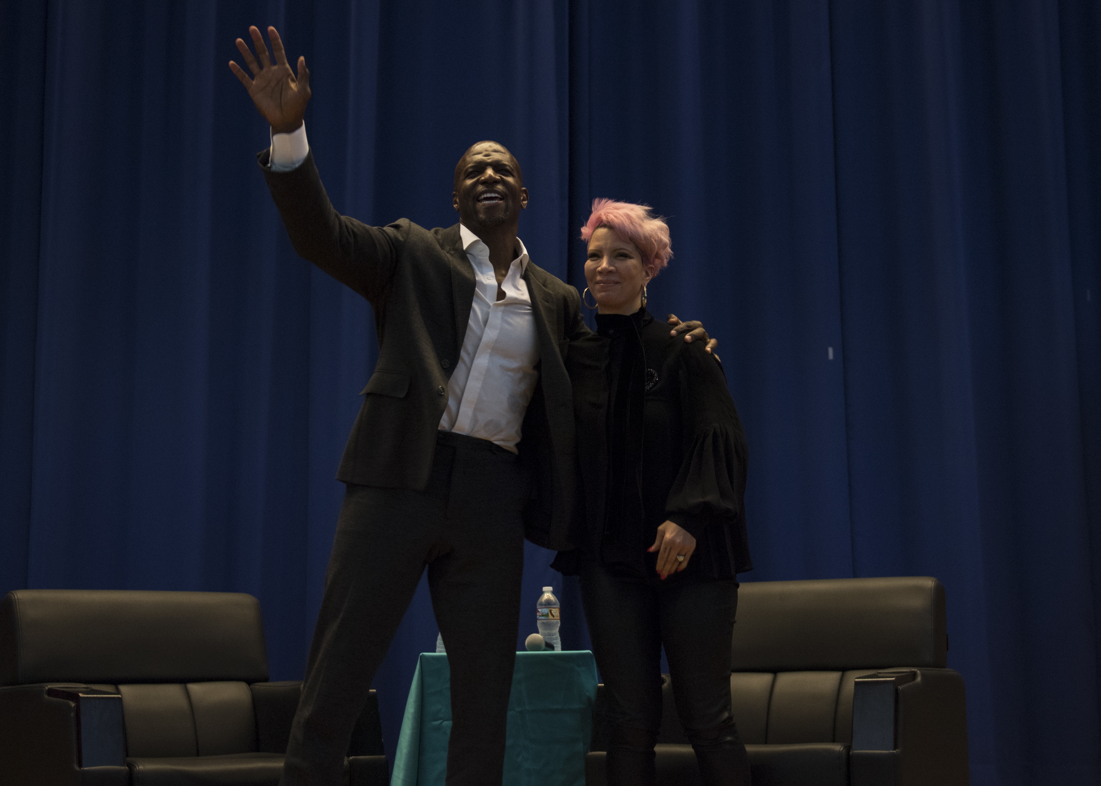 Terry Crews visits Osan AB Airmen, Soldiers > Osan Air Base > Article ...
