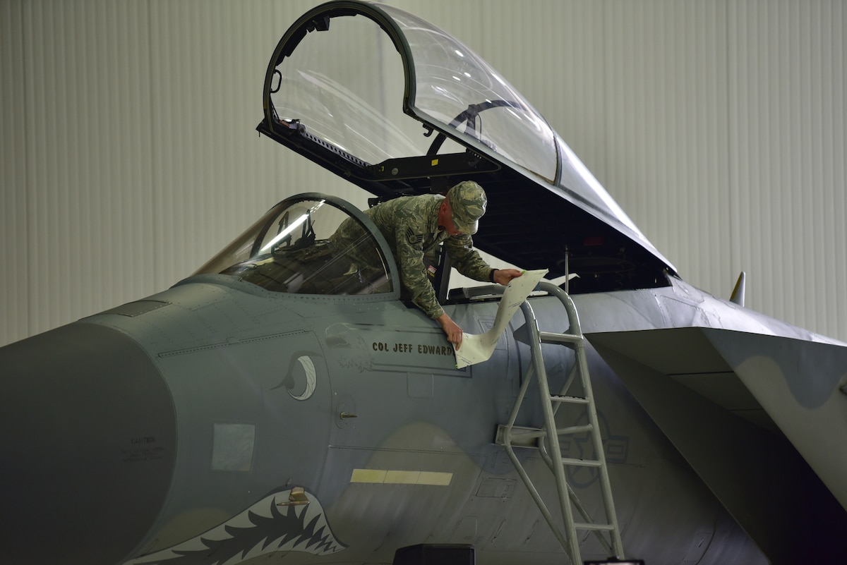 173rd Fighter Wing welcomes new commander > Air Education and Training ...