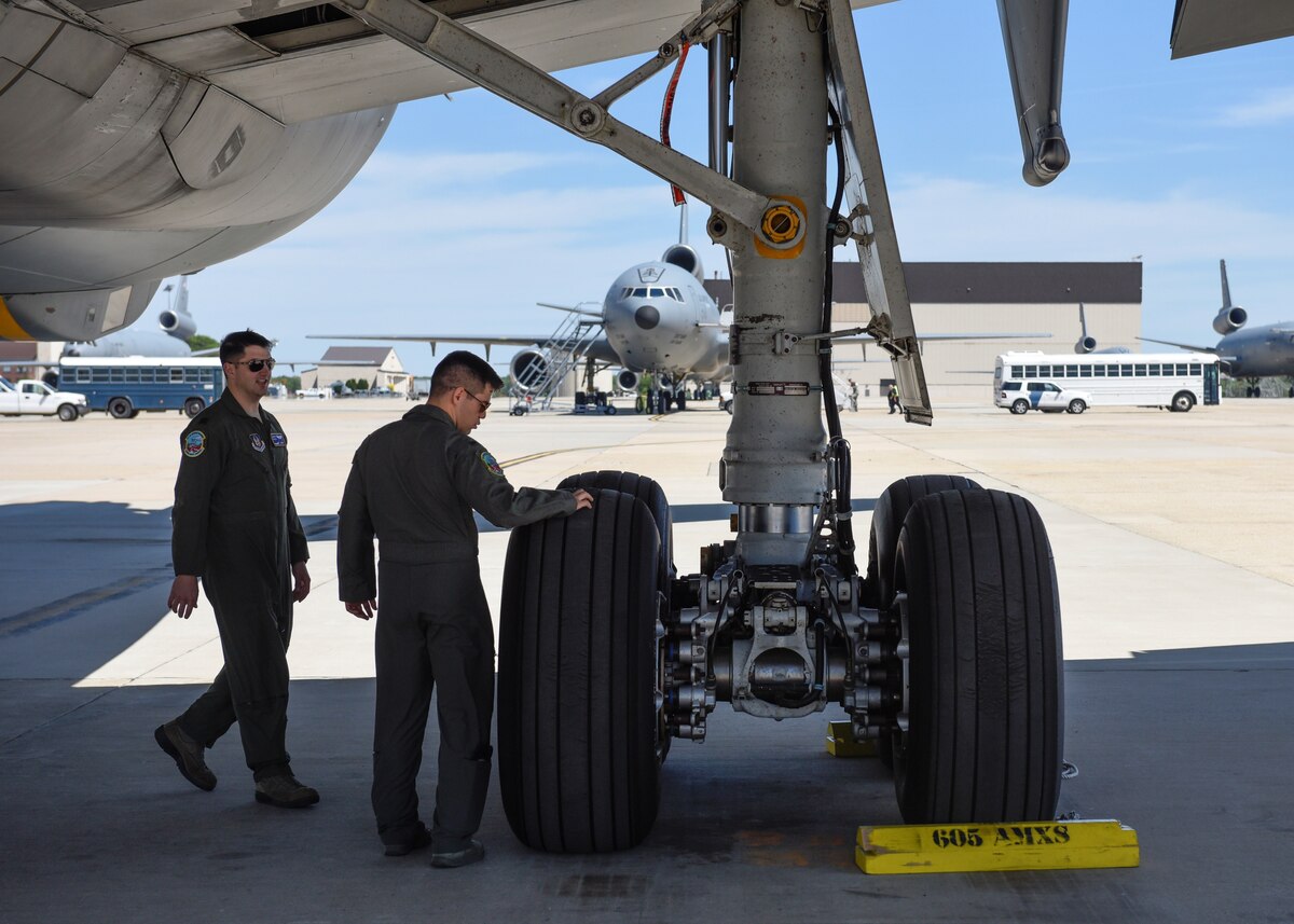 Pilot’s journey to the 514th Air Mobility Wing > Joint Base McGuire-Dix ...