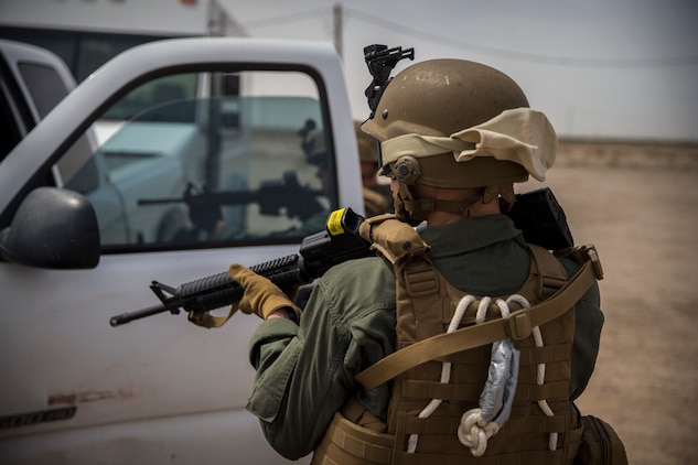 SRT Vehicle Assault Training > Marine Corps Air Station Yuma > News ...