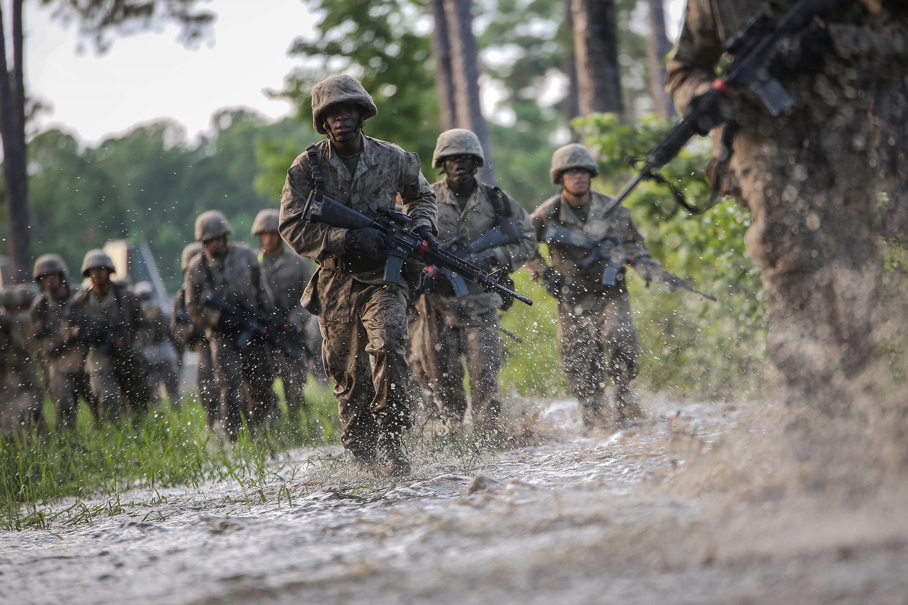 Marine Corps recruits participate in the final challenge of recruit ...