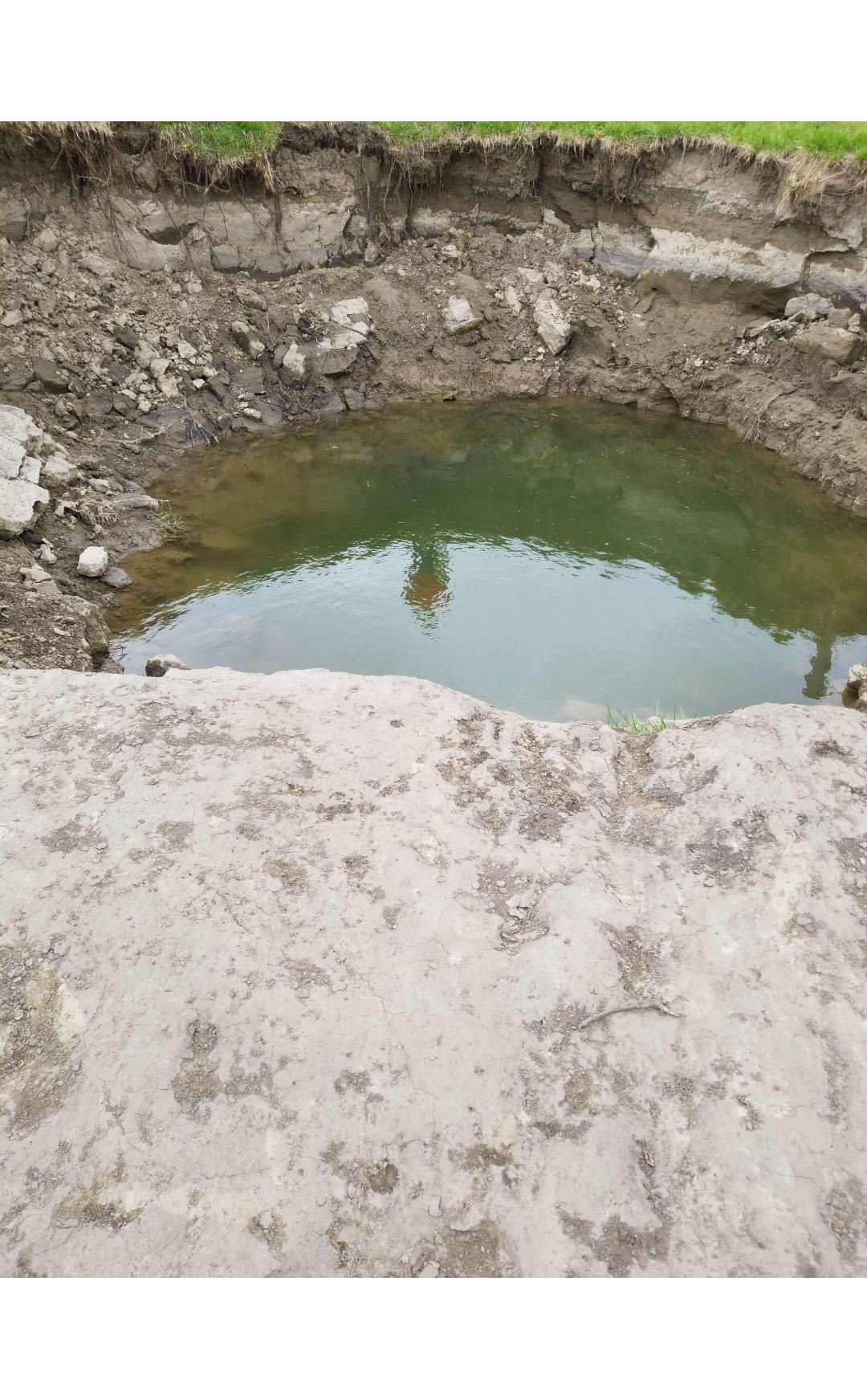 Damaged Levee L561 Apr. 23, 2019