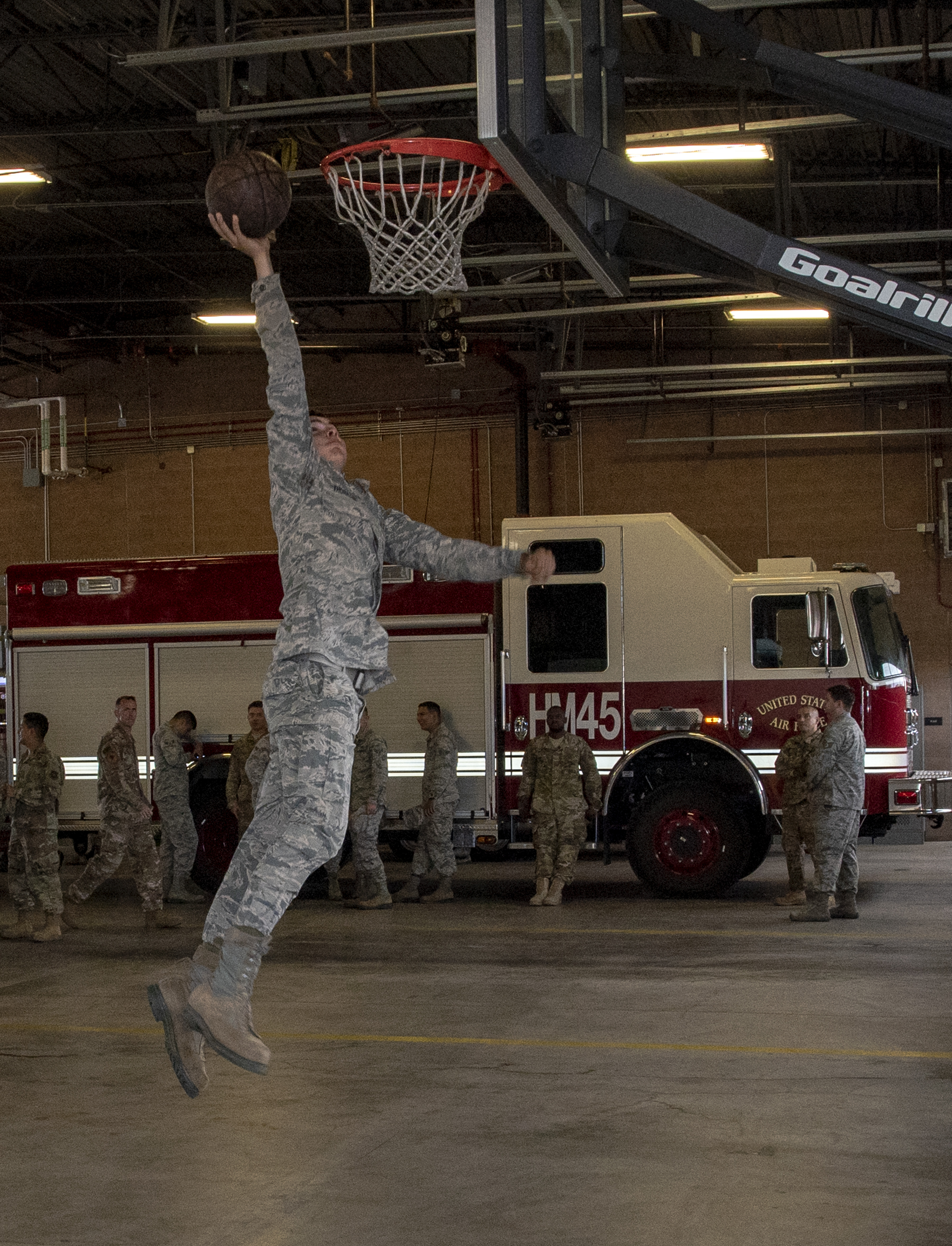 Civil Engineer Airmen play impromtu basketball game > Travis Air Force ...