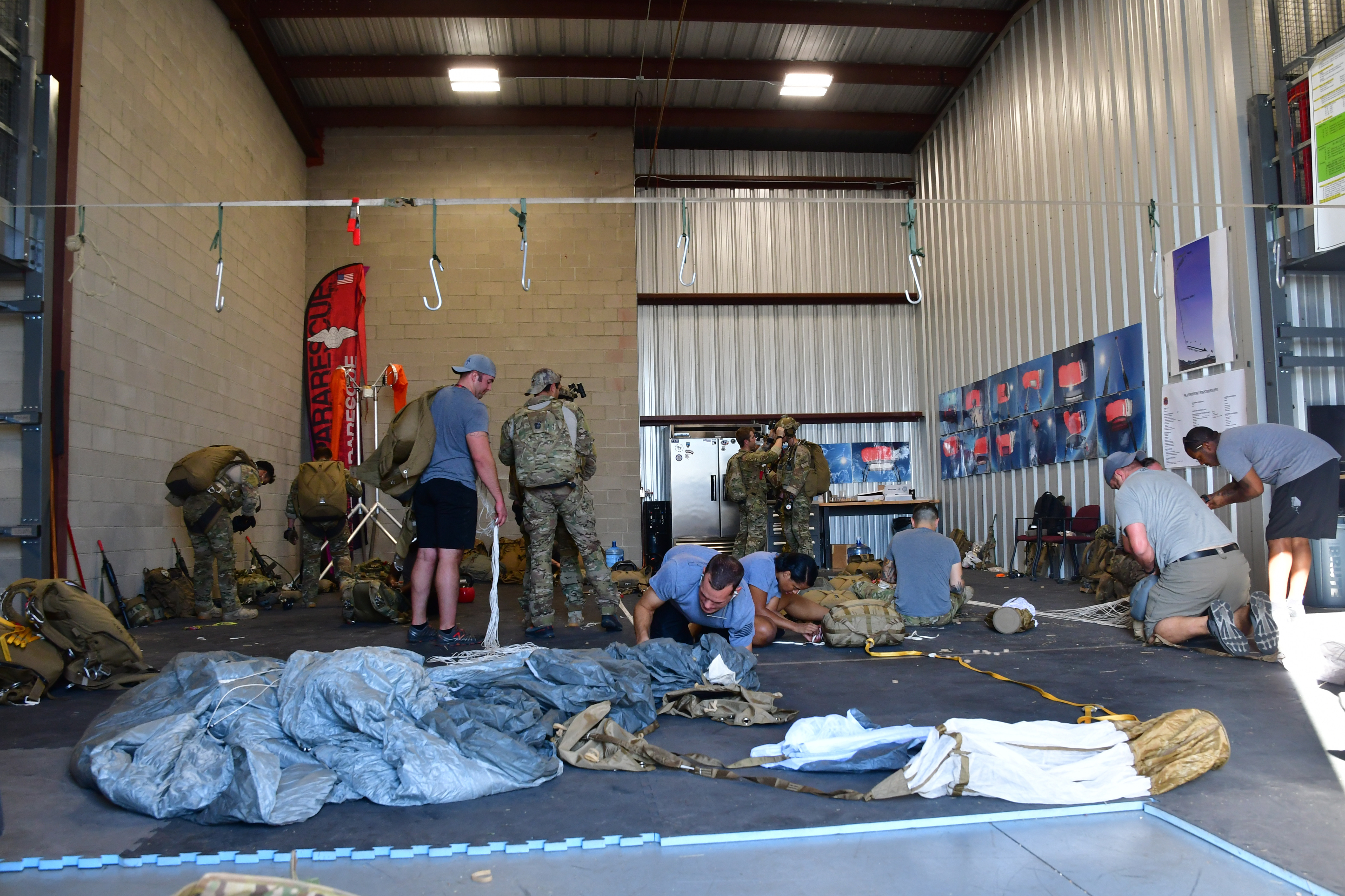 68th RQS five-level upgrade jump training course > Davis-Monthan Air ...