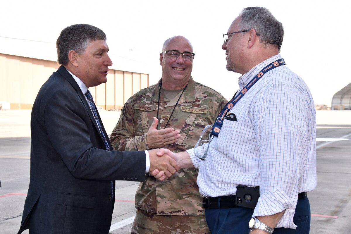 Under Secretary of Defense for Personnel and Readiness visits Robins ...