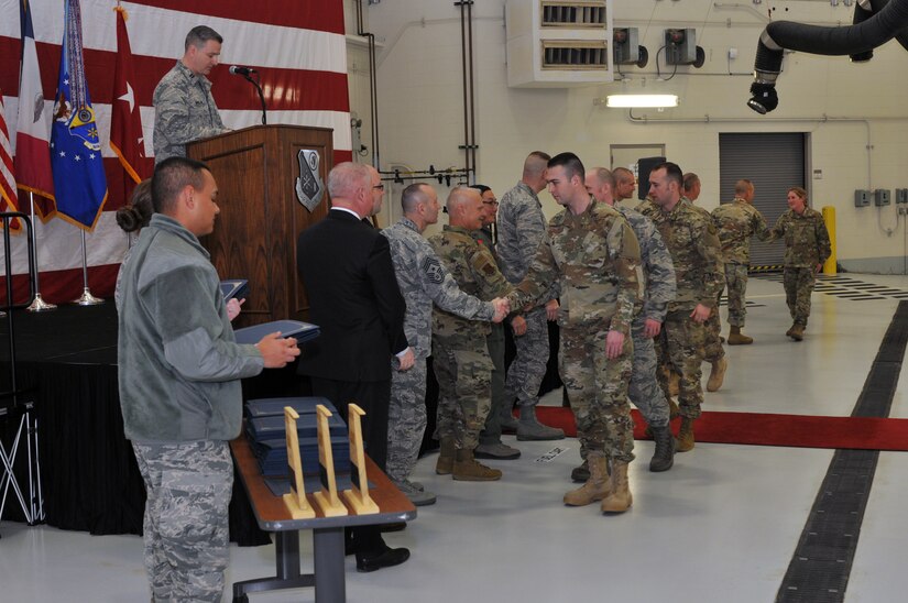 185th holds deployment recognition ceremony > 185th Air Refueling Wing ...