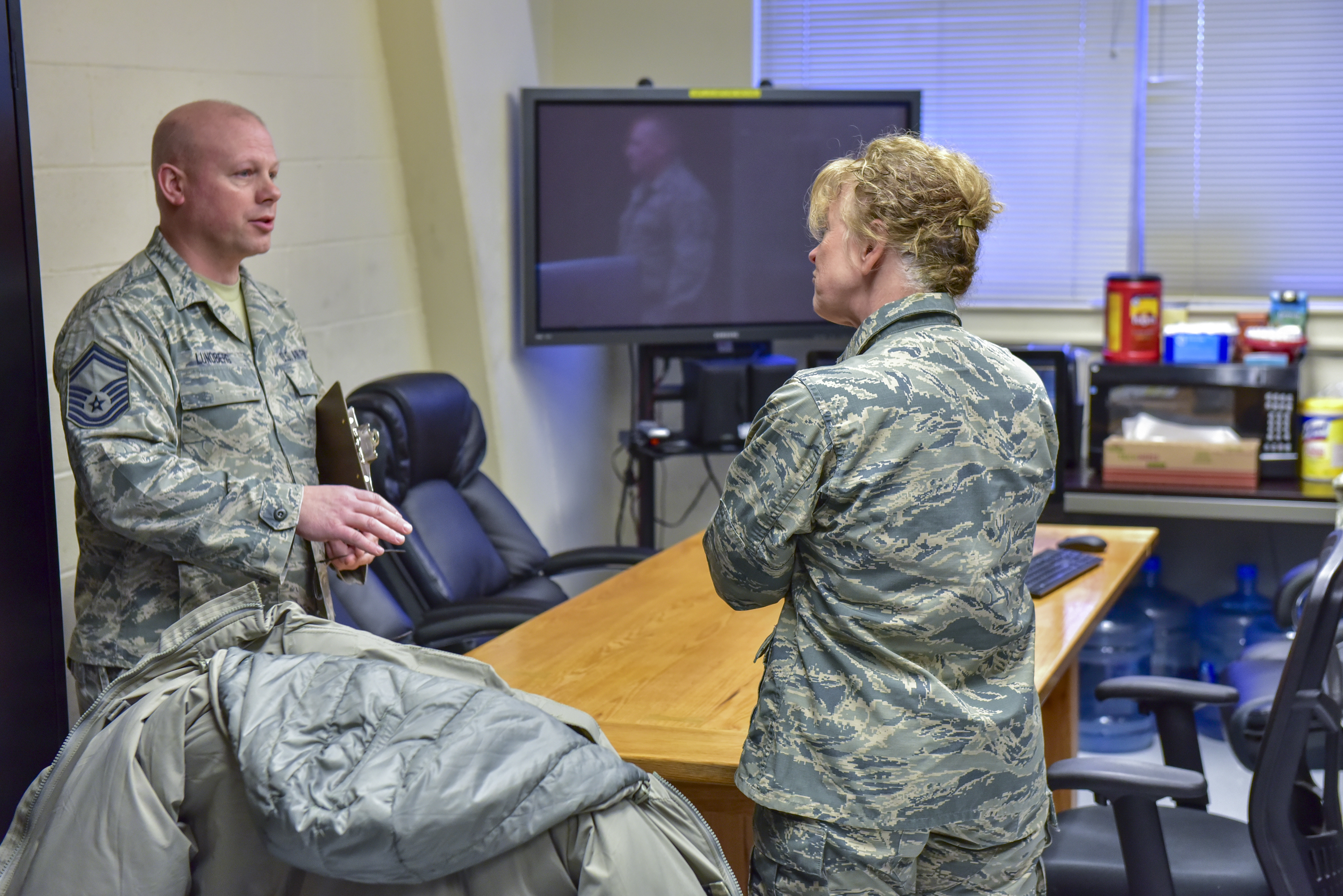 ORANG Commander pays first visit to Kingsley Field in new role > 173rd ...