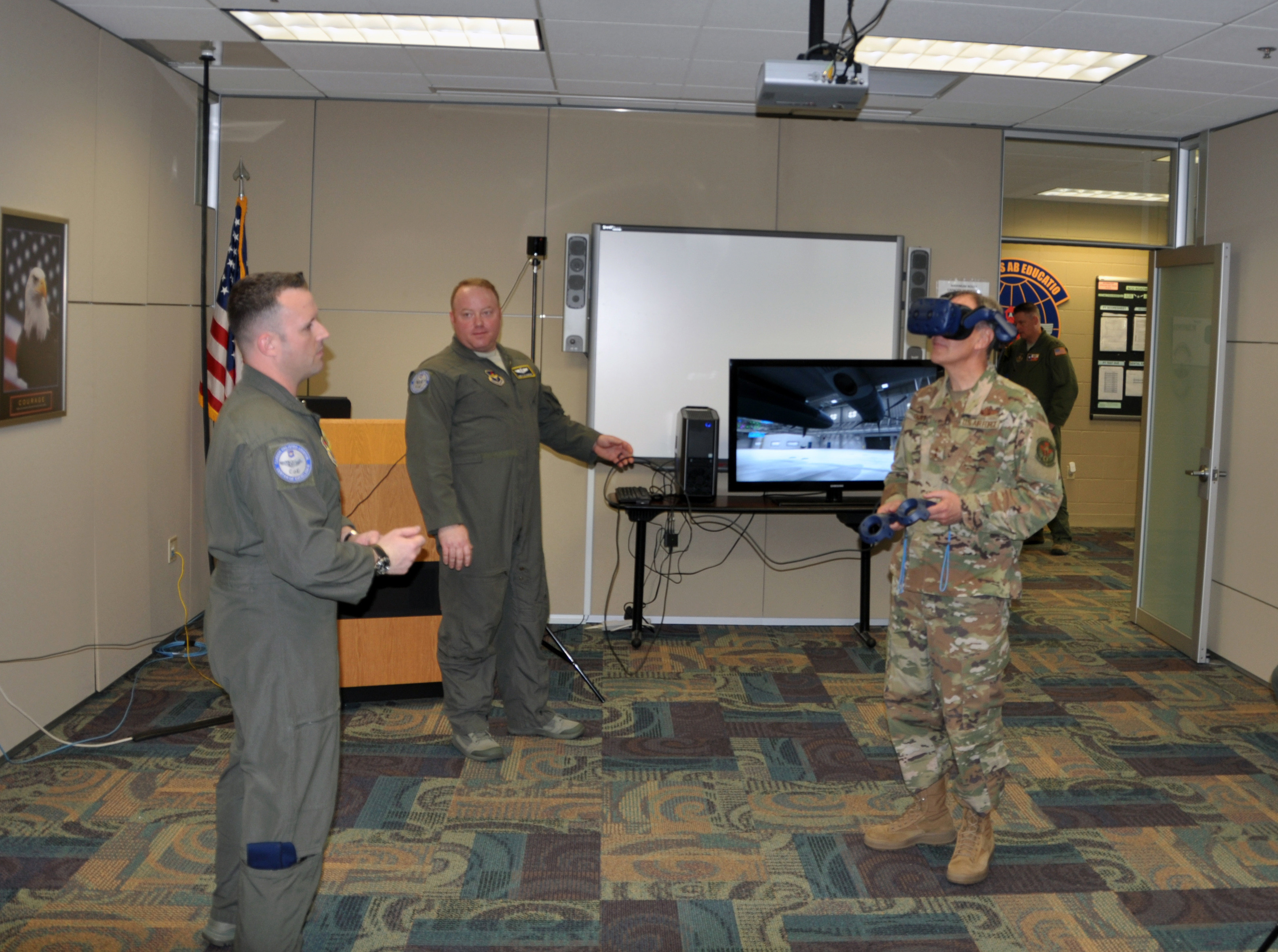 4th Air Force commander visits 433rd Airlift Wing
