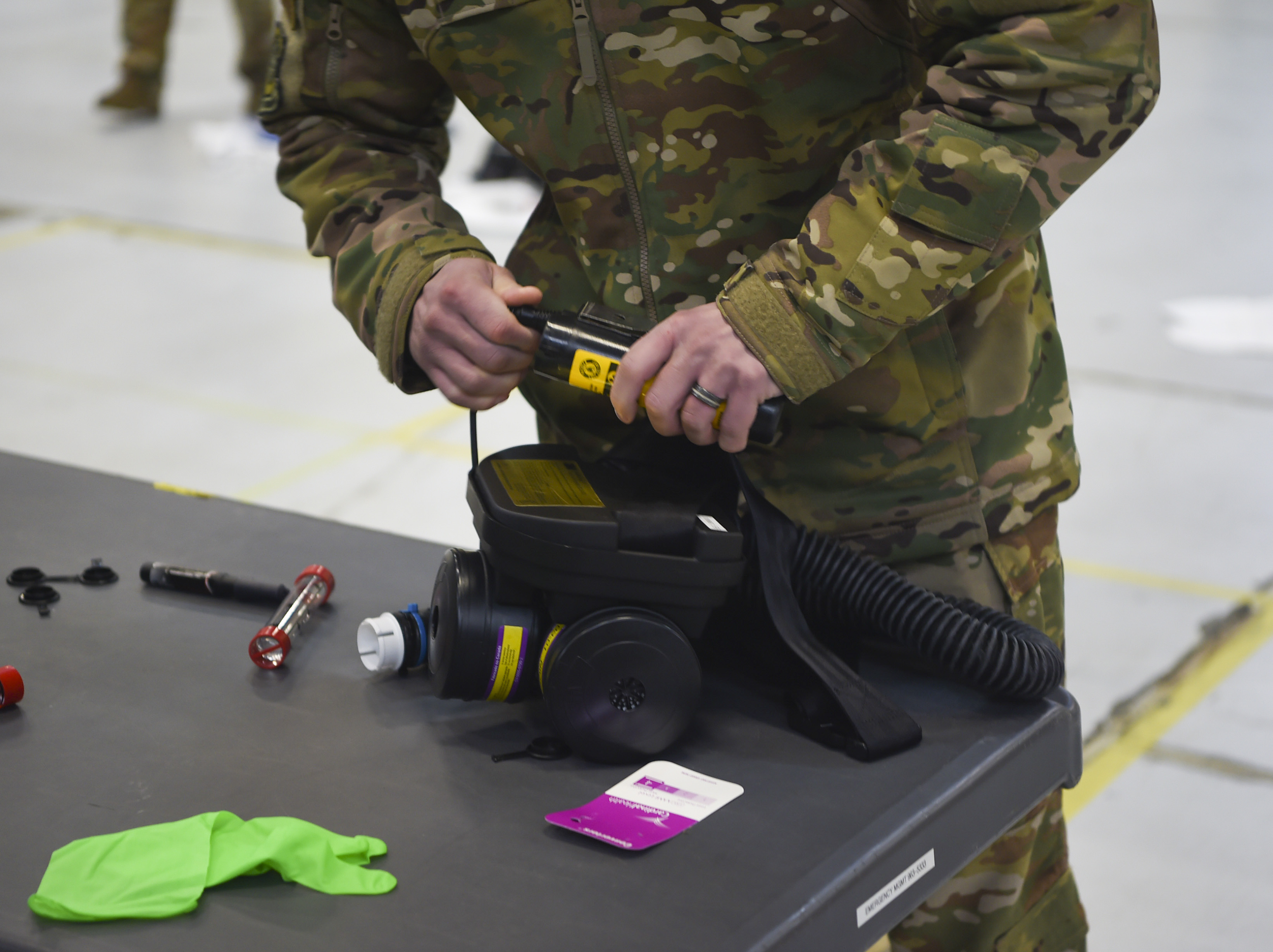 Airmen perform inflight TIS training