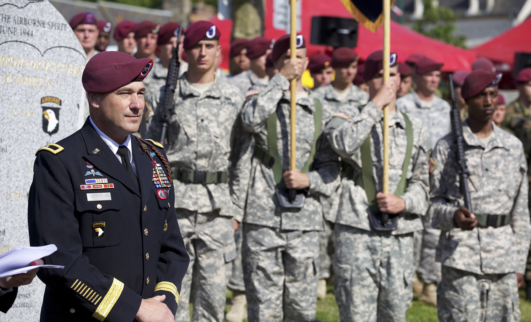 Brig. Gen. Brian Winski of the 82nd Airborne Division in Sainte-Mère ...