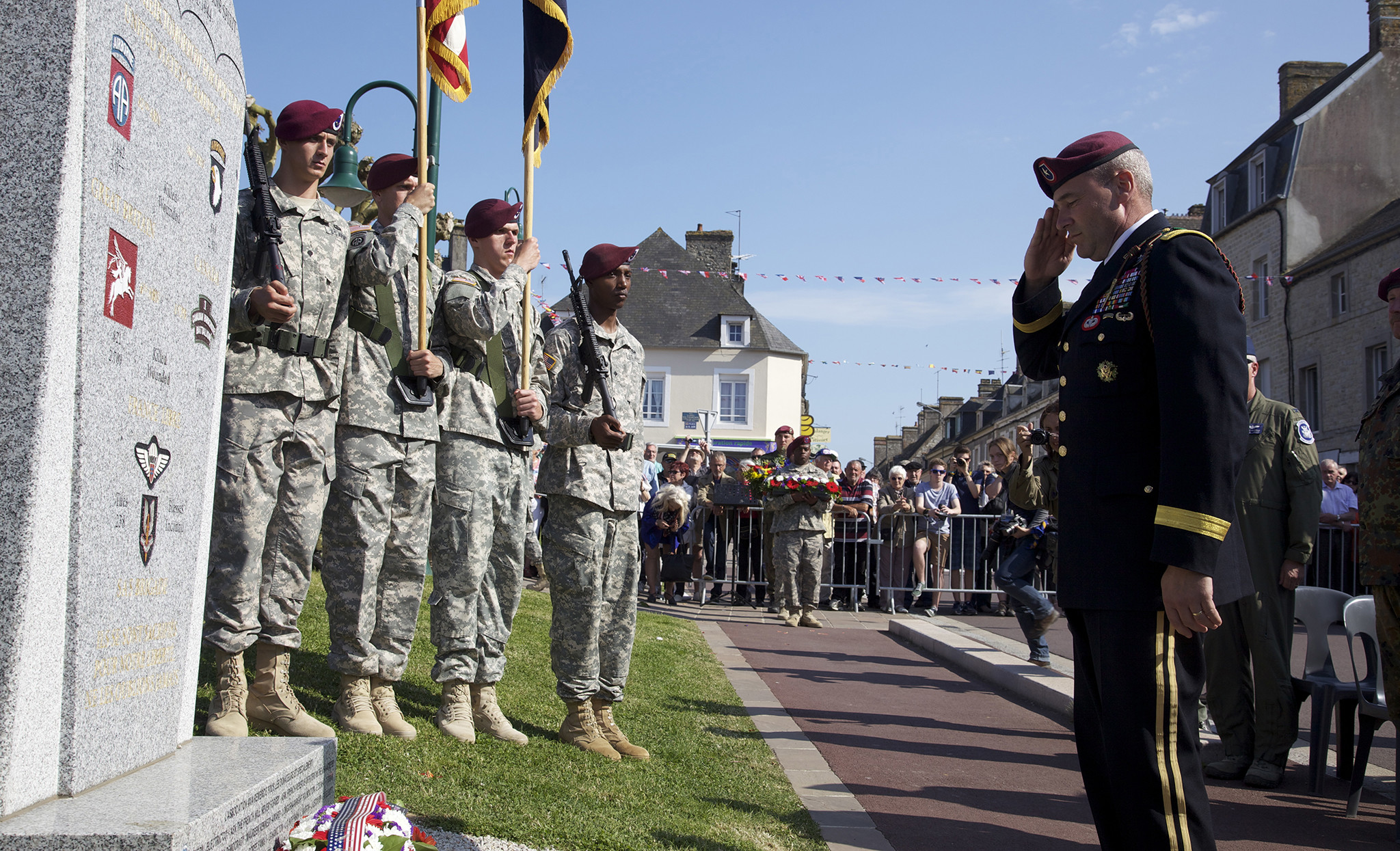 Brig. Gen. Brian Winski of the 82nd Airborne Division in Sainte-Mère ...