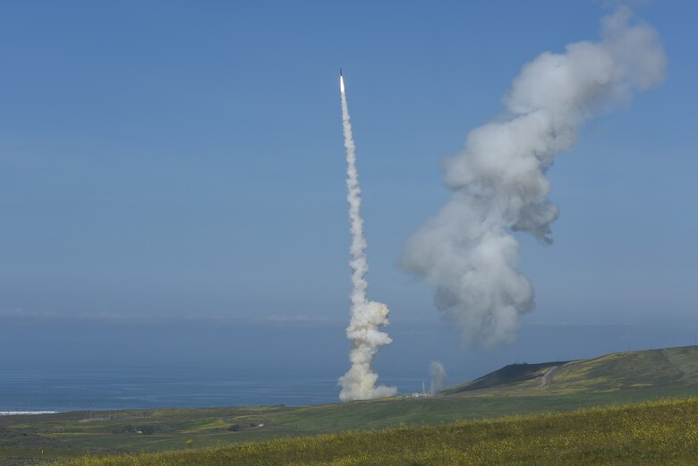 Test of Nation's Midcourse Defense System Conducted > Vandenberg Space ...