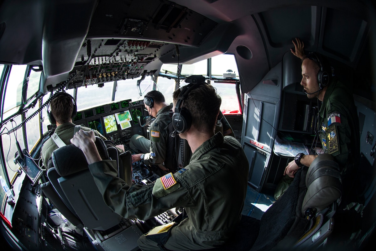 US, French airmen build trust in the skies over France > Air Force ...