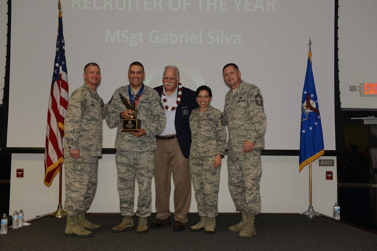A long road to the top: Trio of command’s best recruiters have their ...