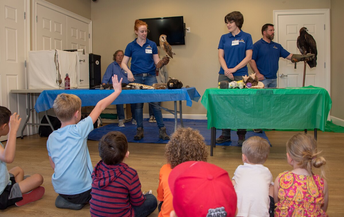 California Raptor Center visits Travis AFB > Travis Air Force Base ...