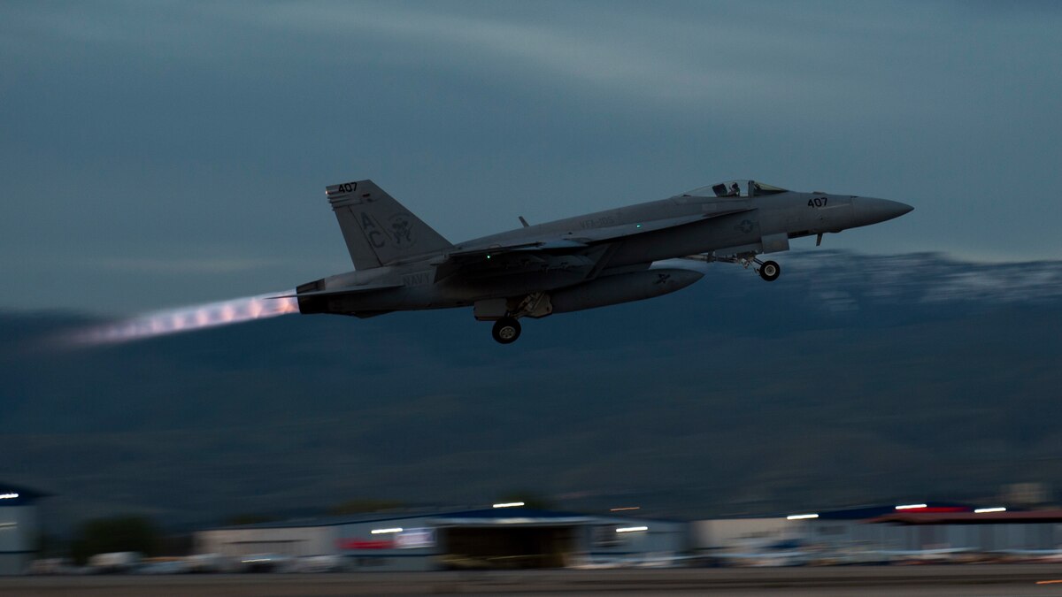 U.S. Navy trains with 190th Fighter Squadron > 124th Fighter Wing ...