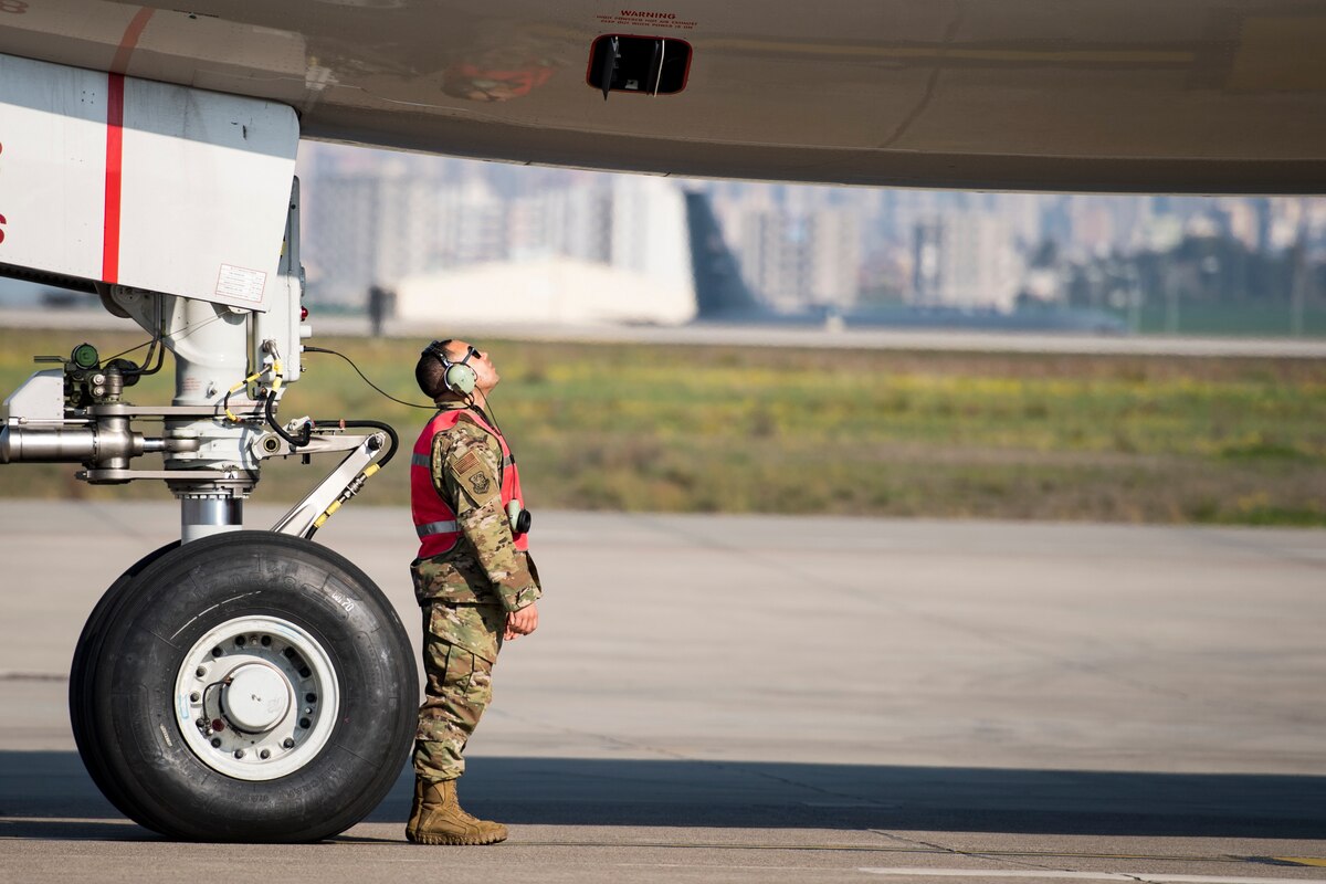 728th AMS projects global reach > Incirlik Air Base > Article Display