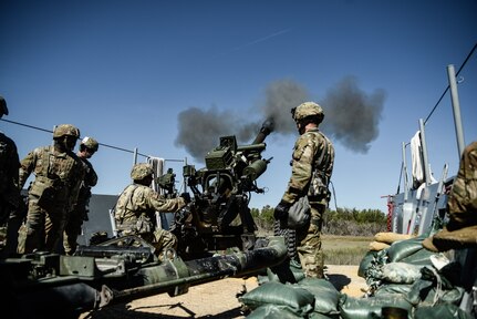 Soldiers fire Howitzer rounds from LCM-8 for first time since the ...