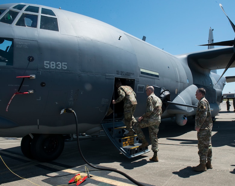 AFSOC welcomes new USSOCOM leader > Air Force Special Operations ...