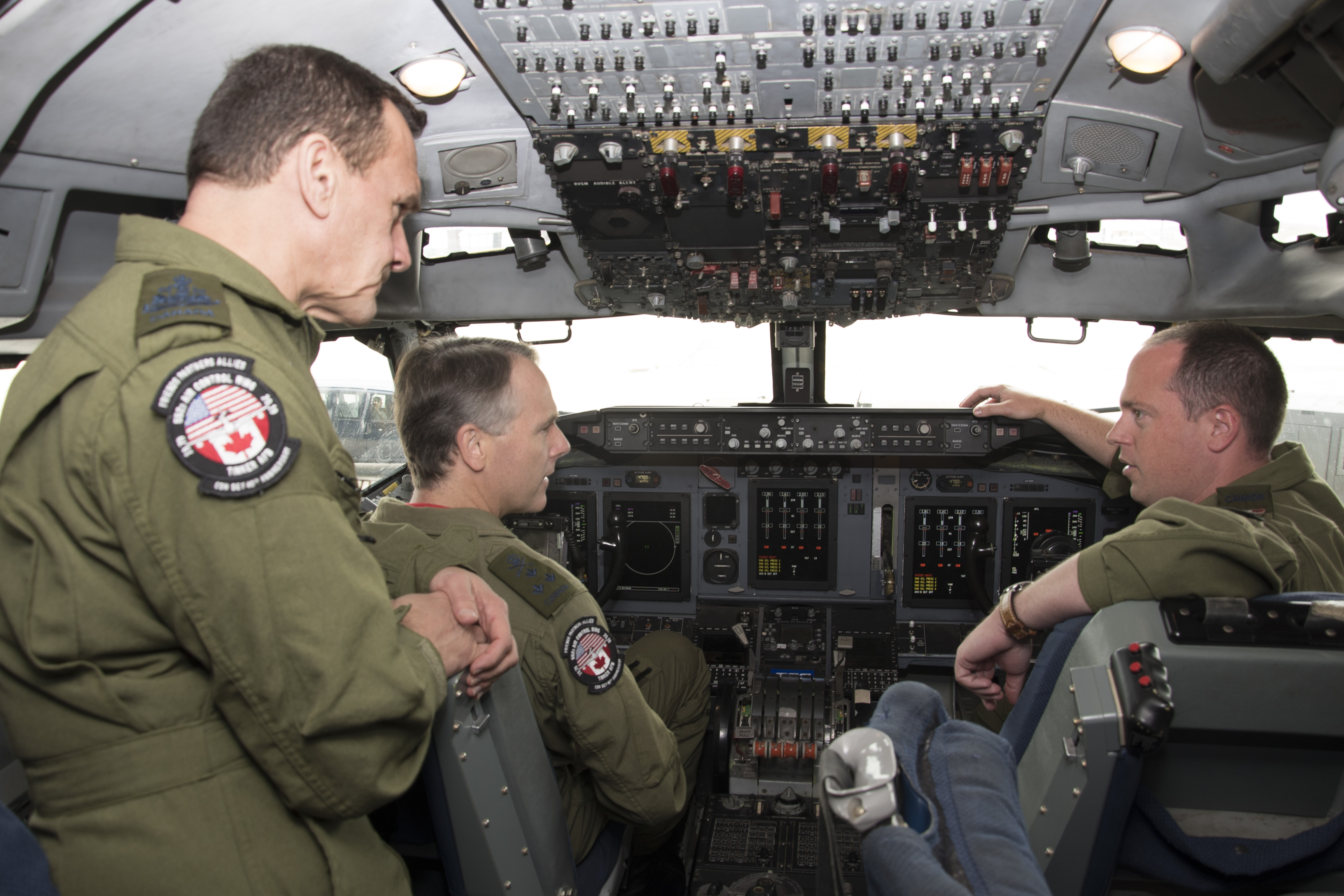 U.S. Tinker hockey team halts Canadian Detachment’s winning streak ...