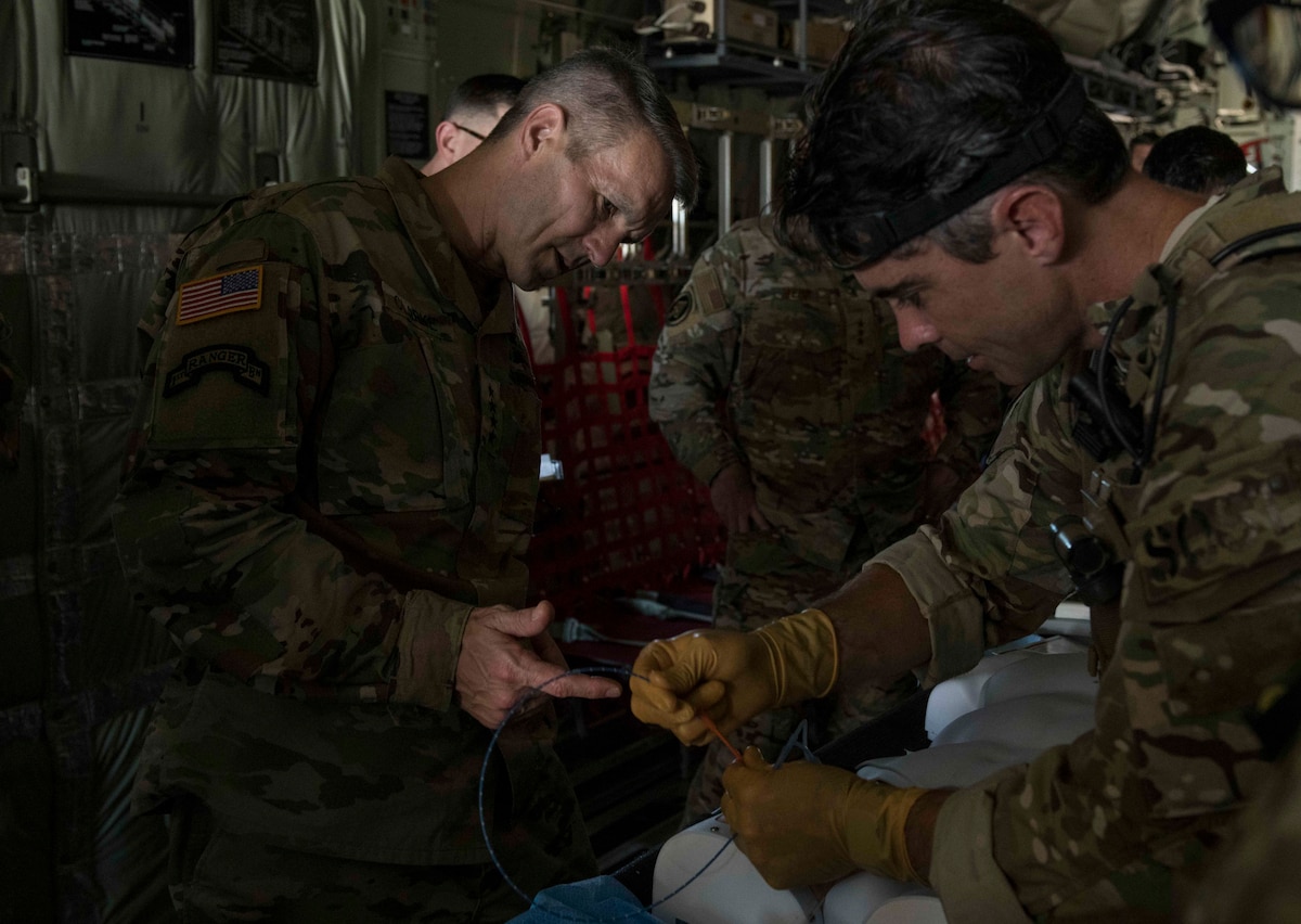 AFSOC welcomes new USSOCOM leader > Air Force Special Operations ...