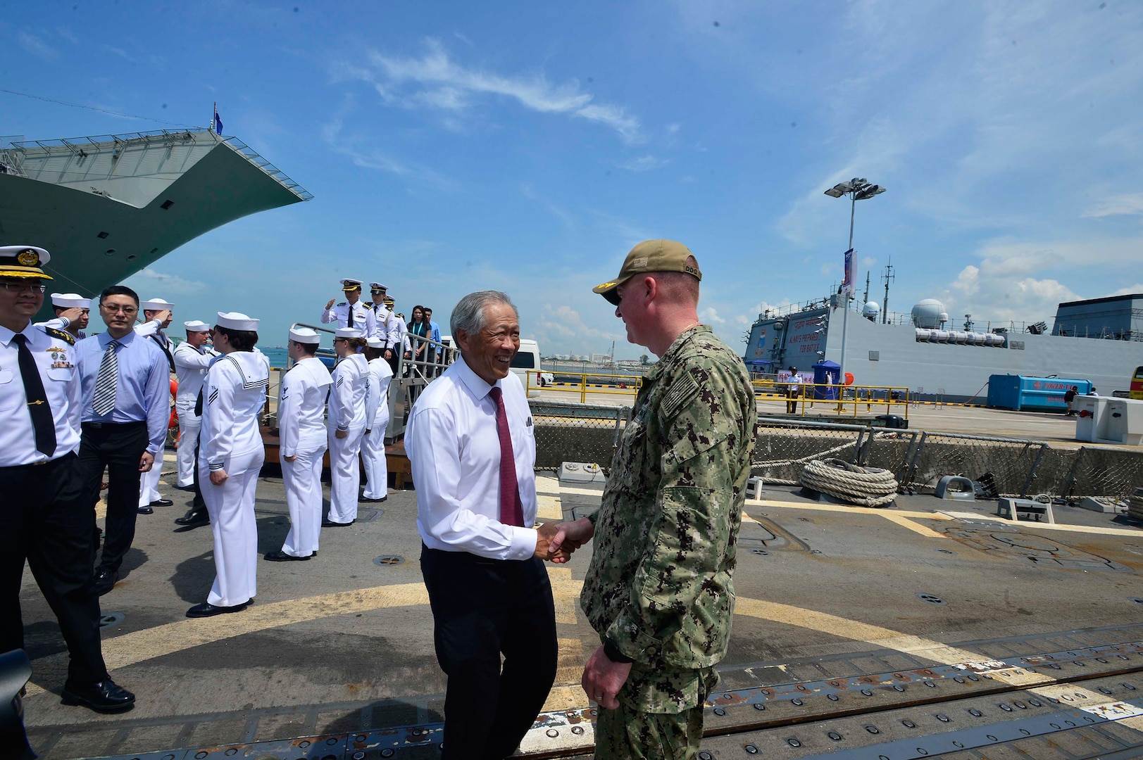 U.S. Navy CNO, Ship and Aircraft Join International Maritime Defence ...
