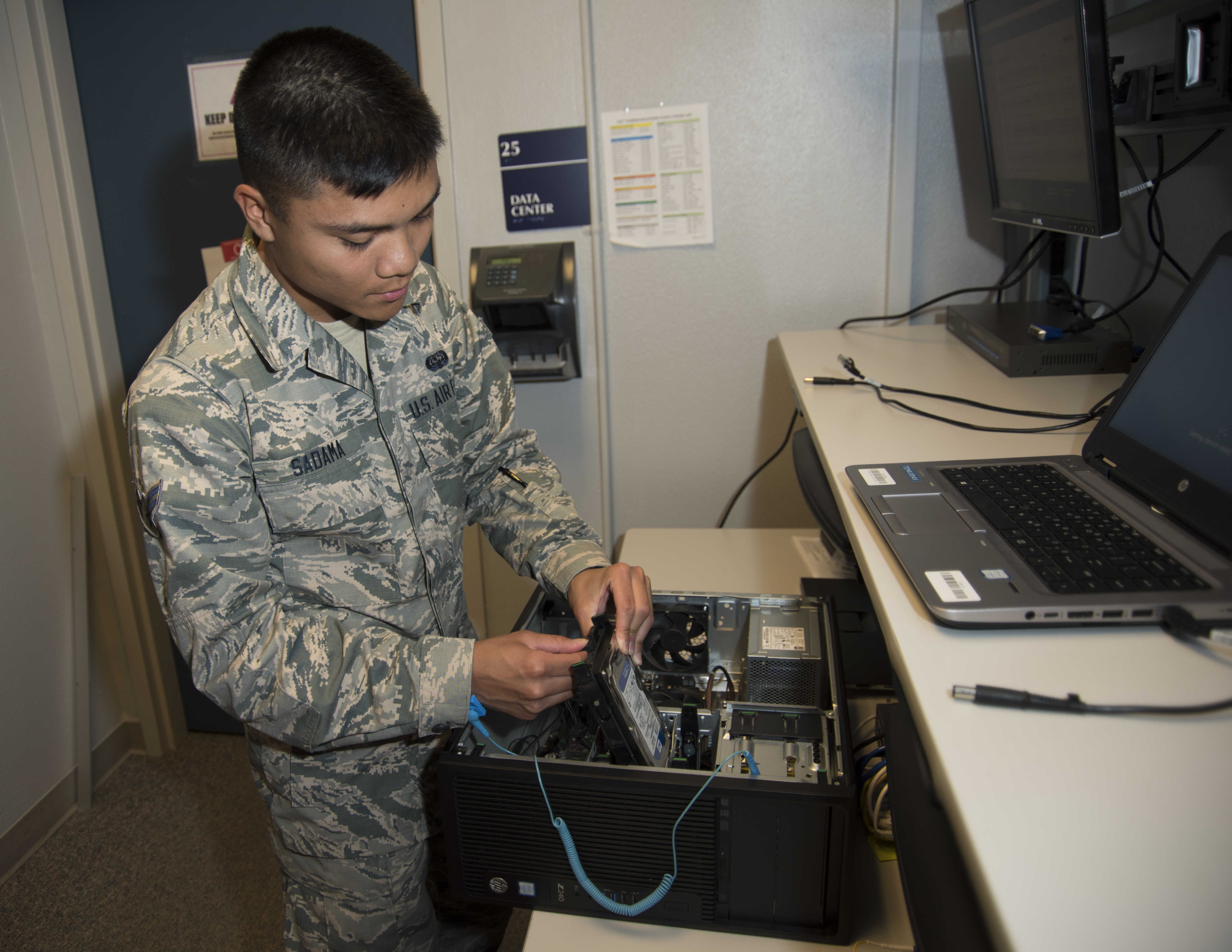 Client systems techs in high demand for ORANG > 142nd Wing > Article ...