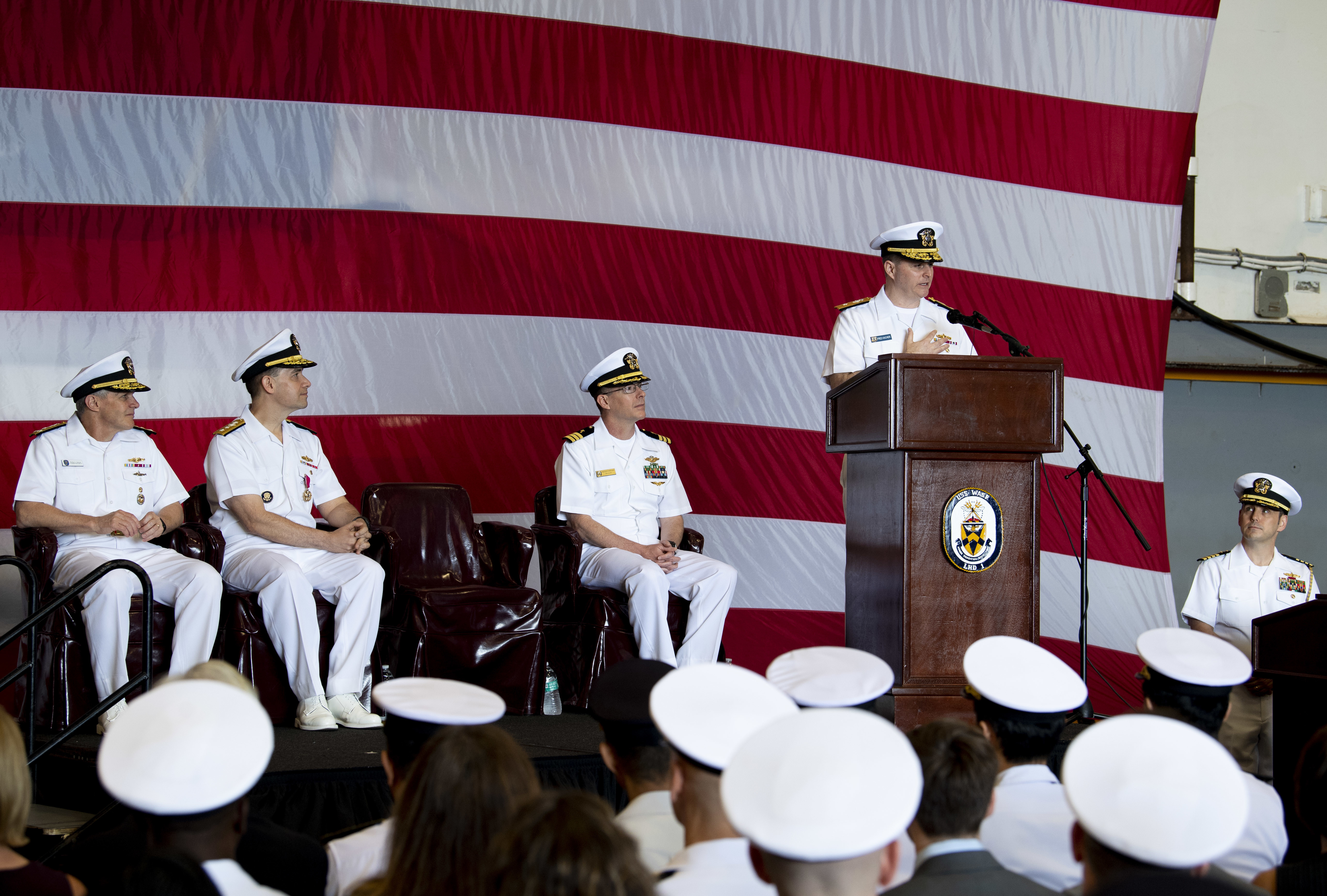 Amphibious Force 7th Fleet Holds Change of Command > Commander, U.S ...