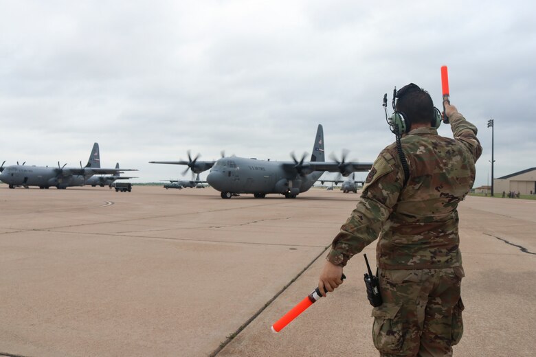 40th Airlift Squadron heads downrange, supports USAFRICOM > Dyess Air ...