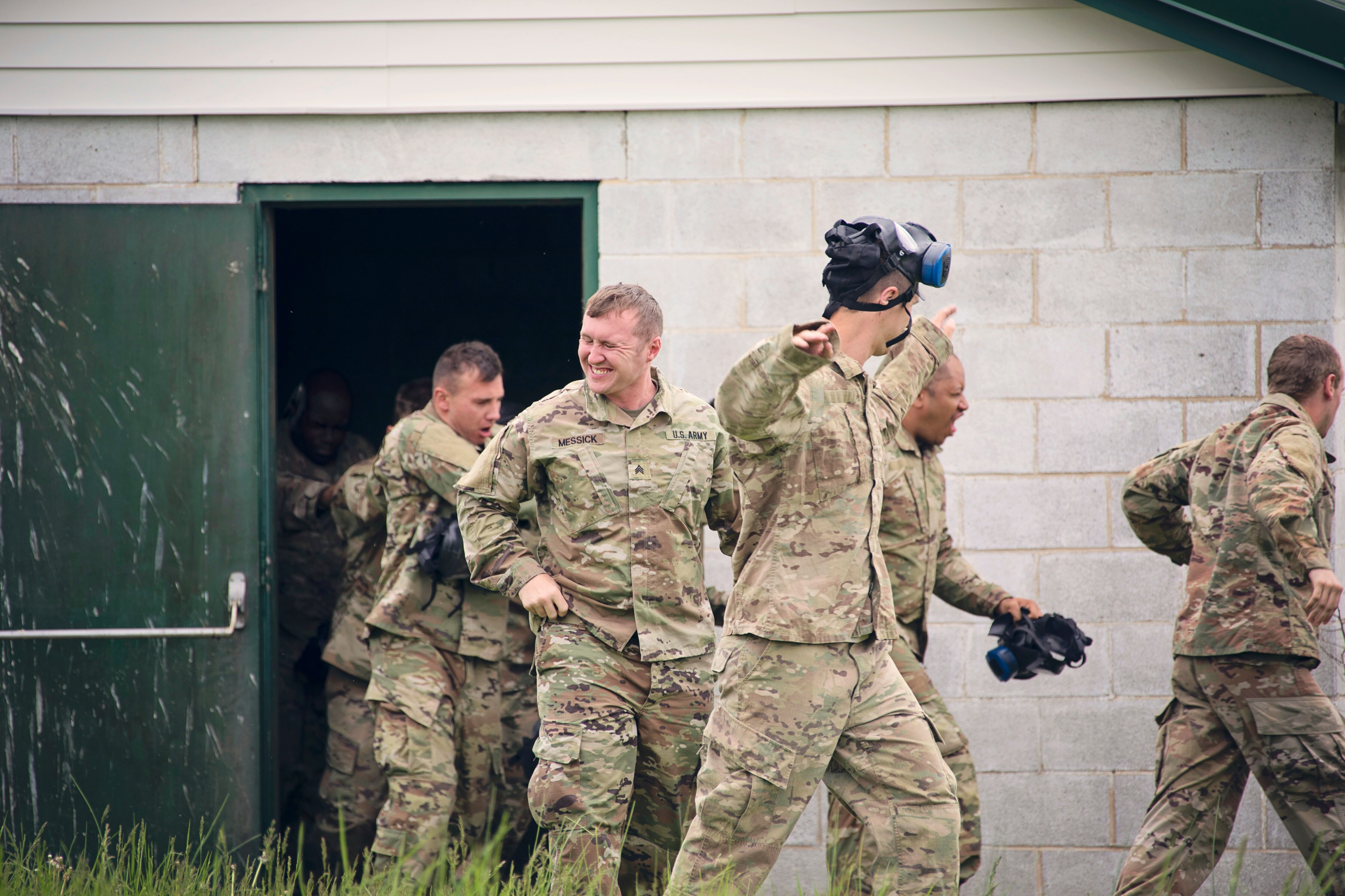 Delaware Guard Leaders Visit Soldiers at FIG