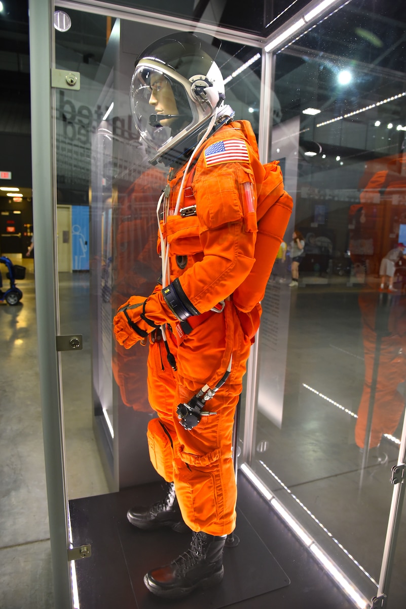 Space Shuttle Advanced Crew Escape Suit 1994-2011 > National Museum of ...