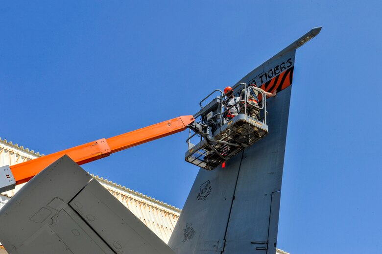 ISO dock provides Kadena’s air mission > Kadena Air Base > Article Display