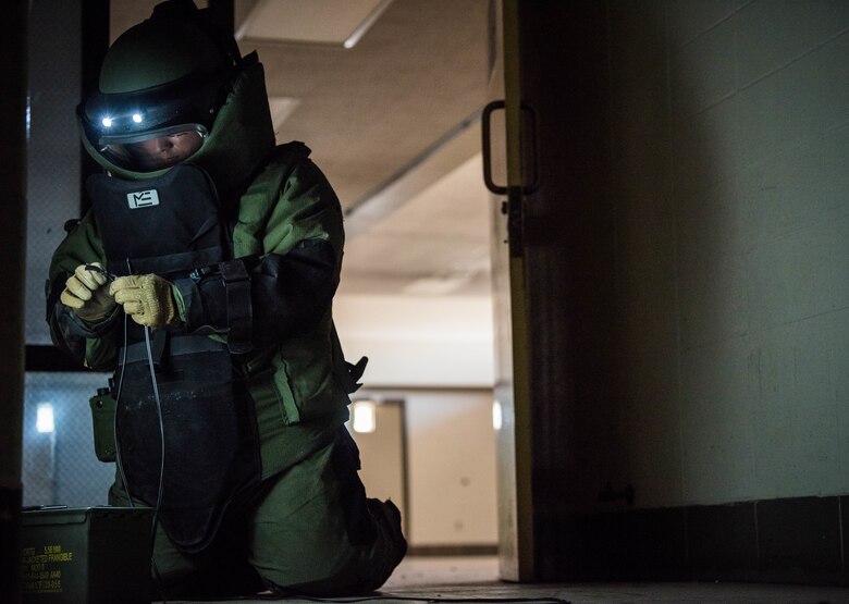 EOD training with St. Louis Regional Bomb and Arson > Scott Air Force ...